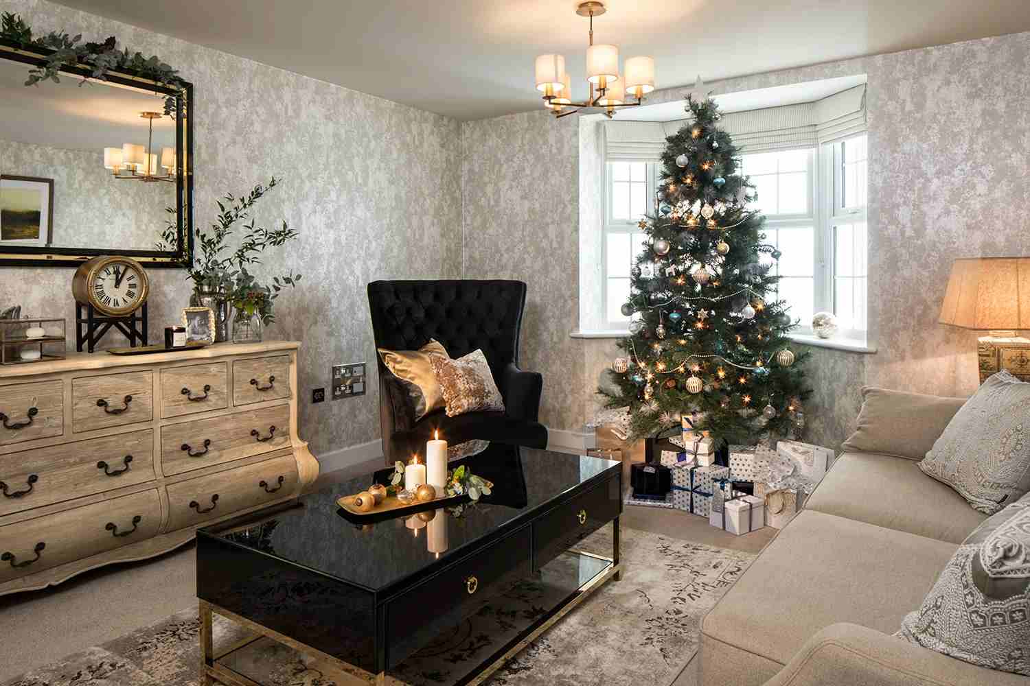 The most memorable homes in Christmas Films | DWH